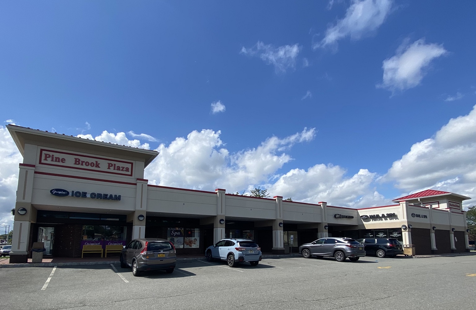 Hawaiian poke restaurant signs lease in Pine Brook Plaza; brings center ...
