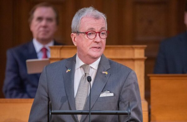 Murphy signs law creating cabinet-level Department of Veterans Affairs ...