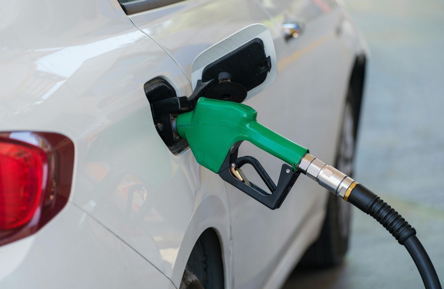 Treasury announces gas tax rate will rise 4.2 cents starting Jan. 1 ...