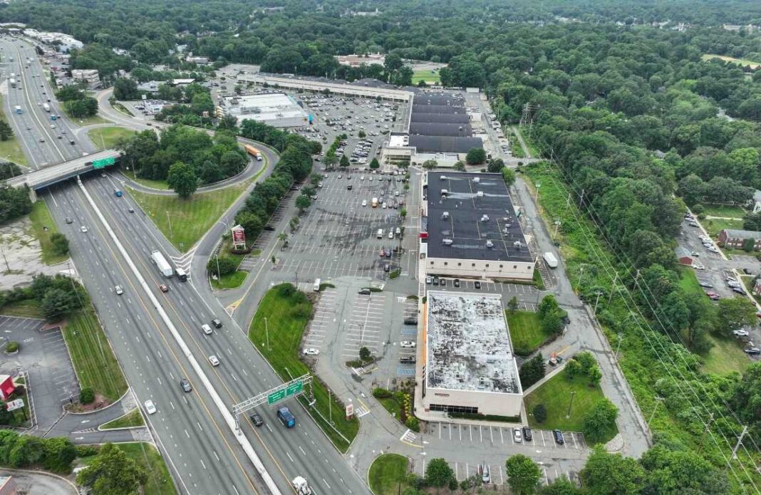 CBRE arranges partnership for sale of Interstate Shopping Center in ...